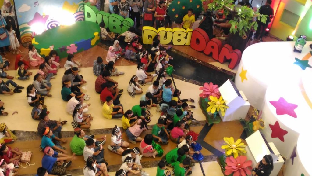 Keseruan dalam Mengisi Acara Dubi Dubi Dam di RTV | SD Strada Santo ...